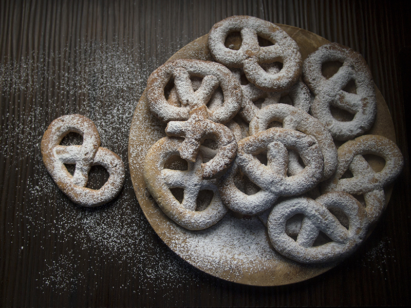 Kuchnia gdańska: precle cukrowe z migdałami : Nerdy Cookin